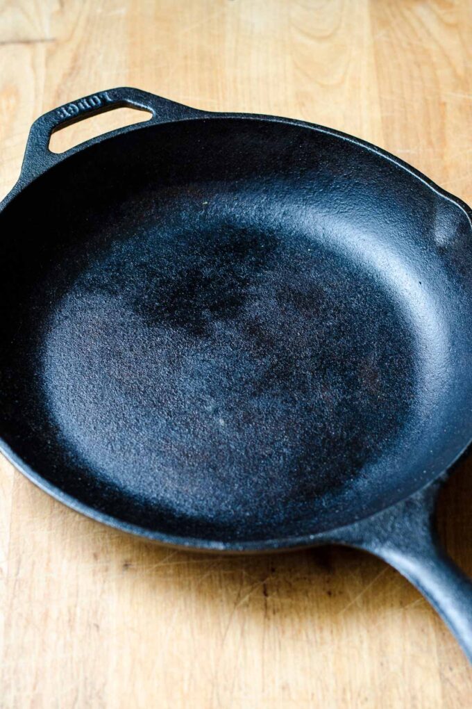 How to Clean Cast Iron After Cooking: A Quick and Easy Guide - Cook Eat ...